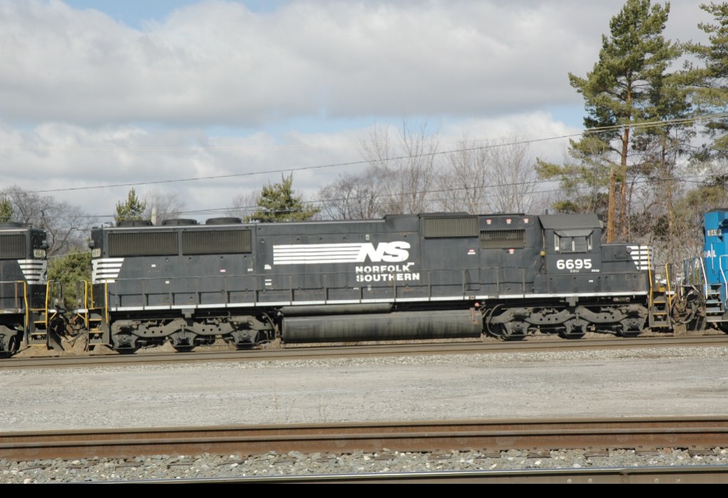NS 6695, East on NS